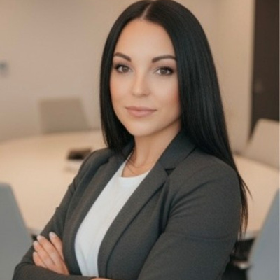 Get to Know Mariah Clock